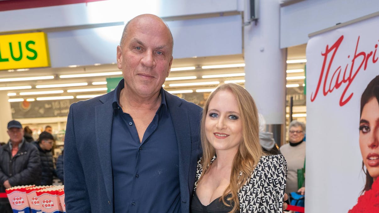 "Er hätte sich's so gewünscht" – Clan zurück in Lugner City – Karten ...