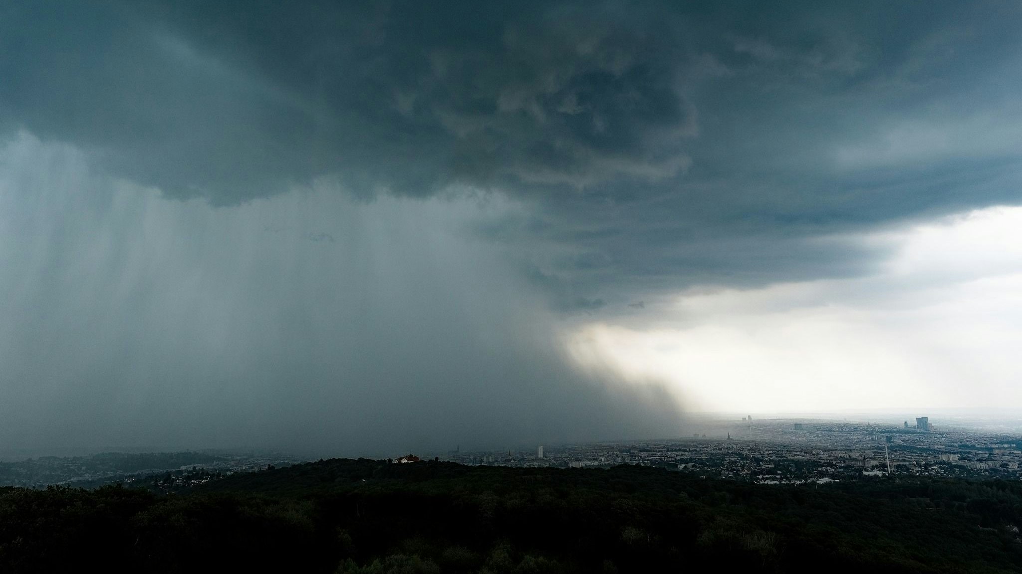 Rekord-Regen – Fotos zeigen – so extrem war der Wiener Wolkenbruch | Heute.at