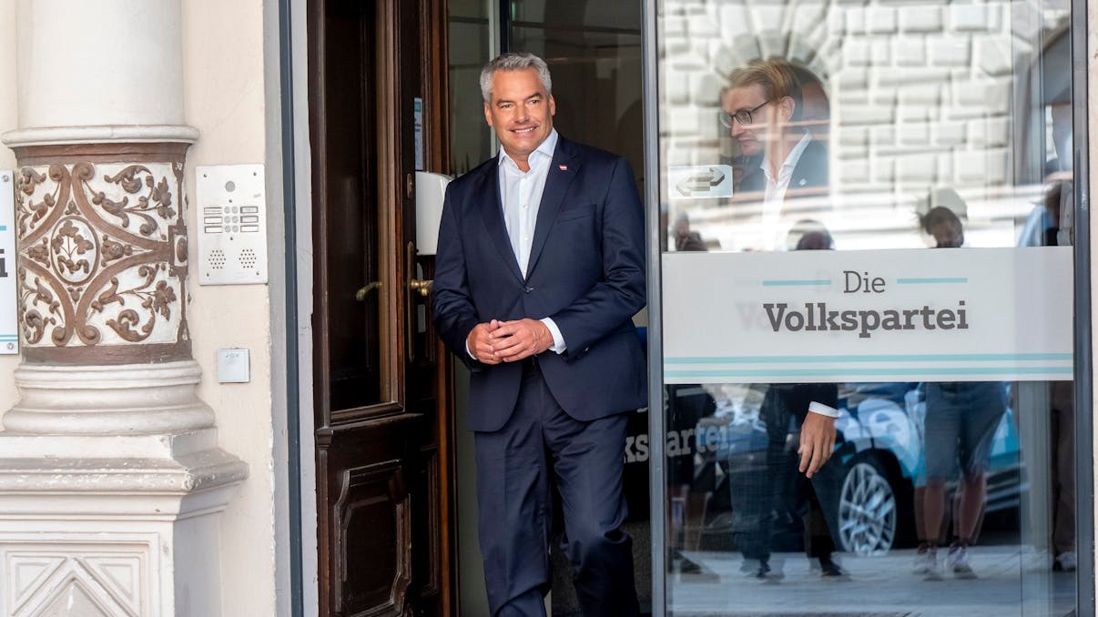 Hitziges TV-Duell – Karl Nehammer und Herbert Kickl fetzen sich im ORF | Heute.at