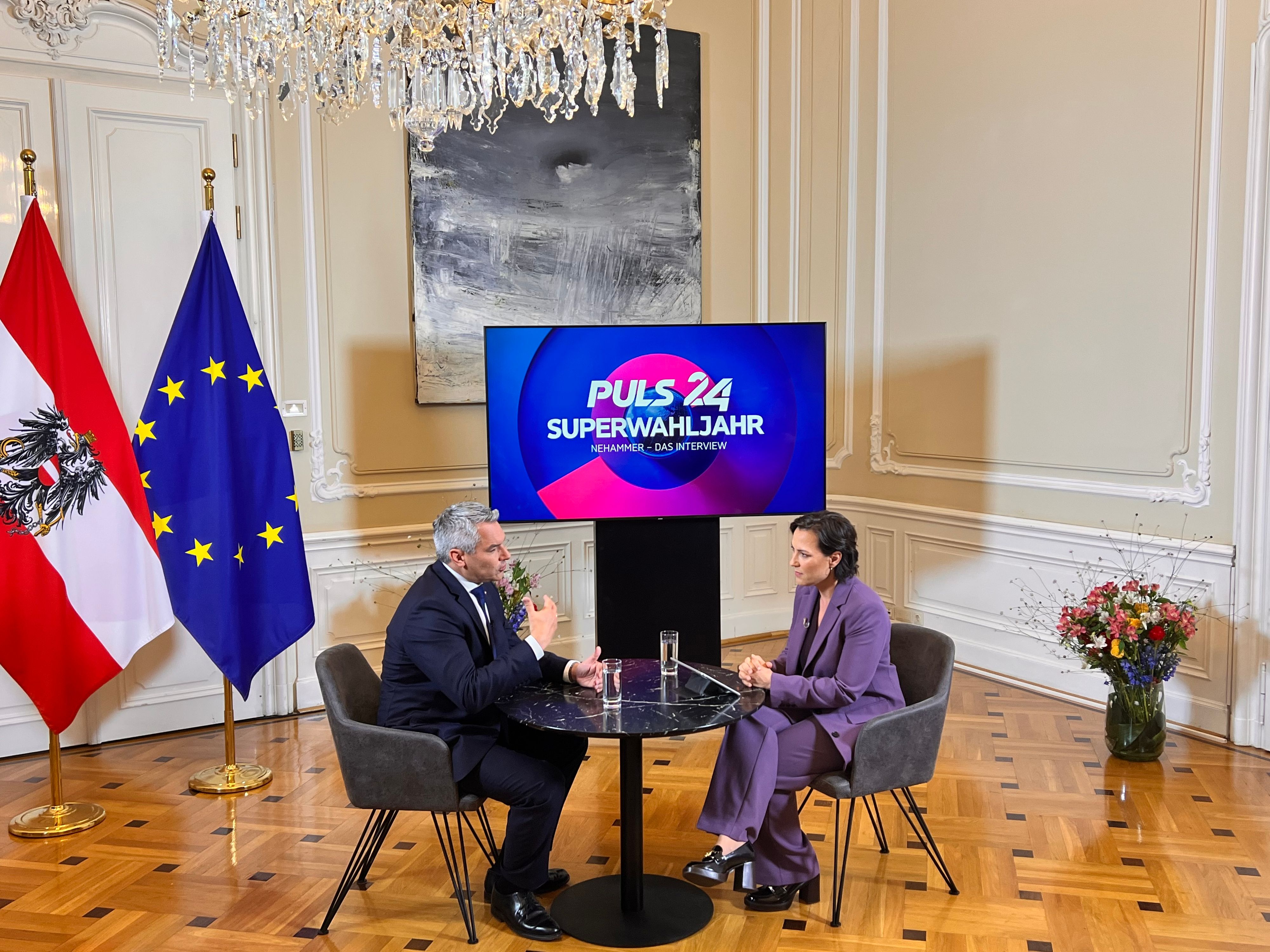 Karl Nehammer auf "Puls24" – Kanzler-Interview artet zum Streit mit ...