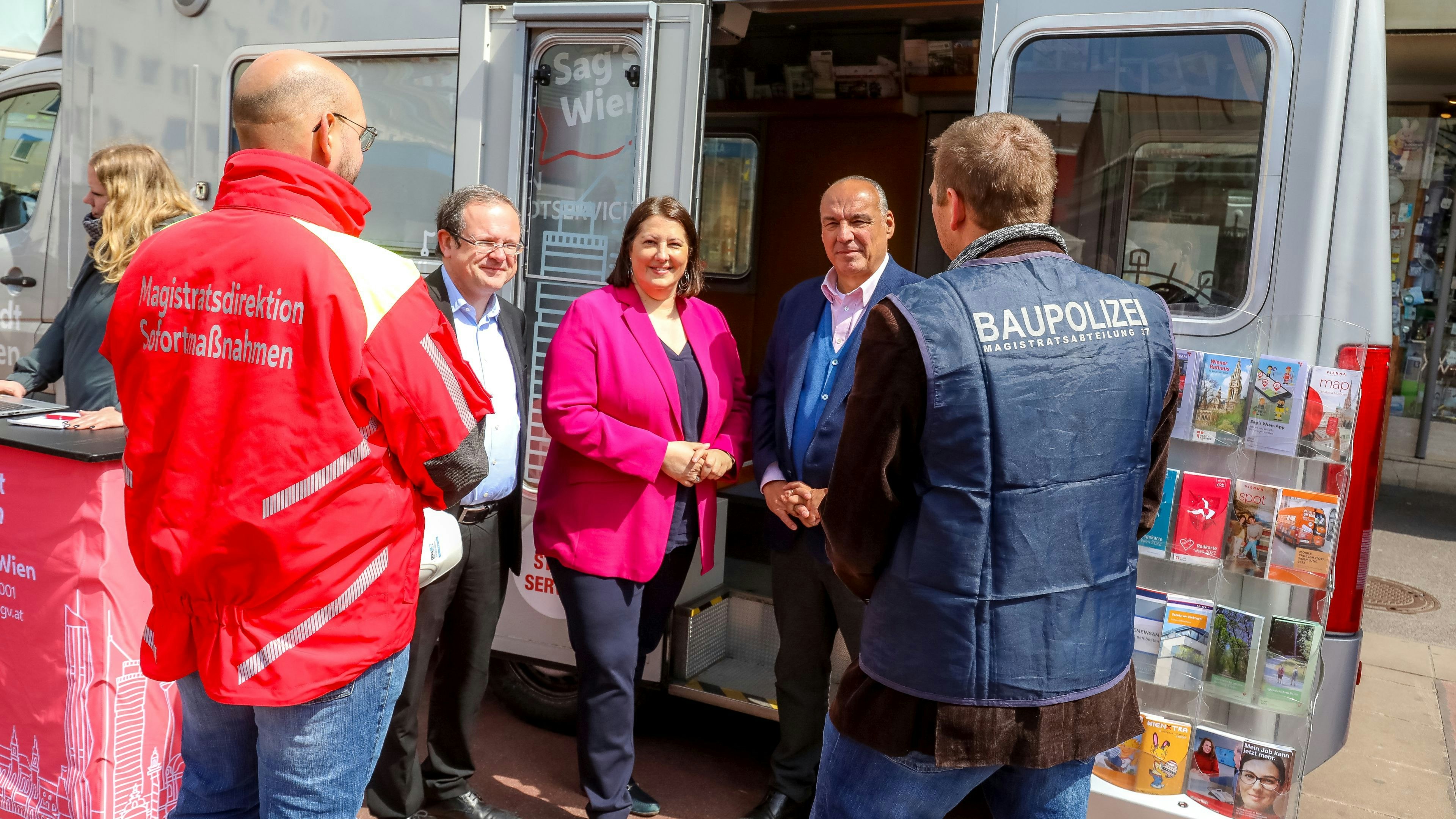 Gerhard Cech (Leiter der MA 37 / Baupolizei), Vizebürgermeisterin und ...