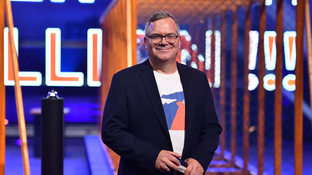 Die meisten kennen Elton als TV-Moderator. | Heute.at
