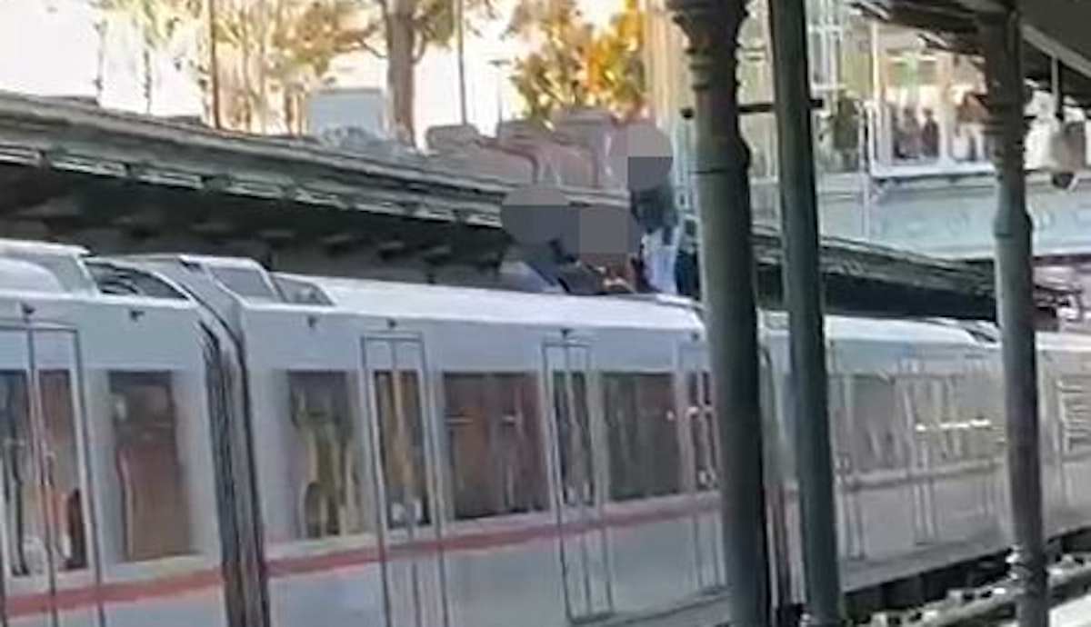 "Selfie-Surfer" – Zwei Männer nach Mutprobe auf U-Bahn in Lebensgefahr | Heute.at