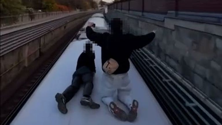 Verletzungen waren tödlich – Zweiter U-Bahn-Surfer (18) ist tot | Heute.at