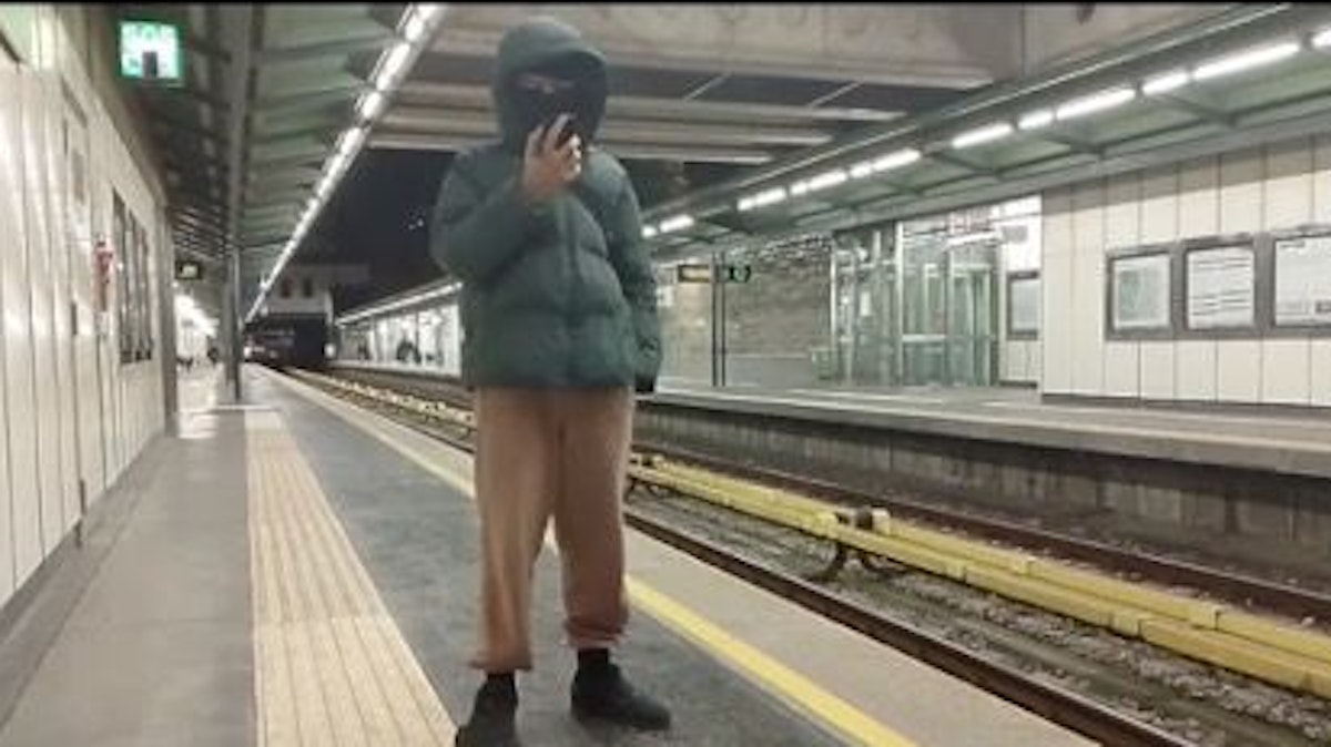 Insider warnt – "Ein Fehler und du bist tot!" – U-Bahn-Surfer packt aus | Heute.at