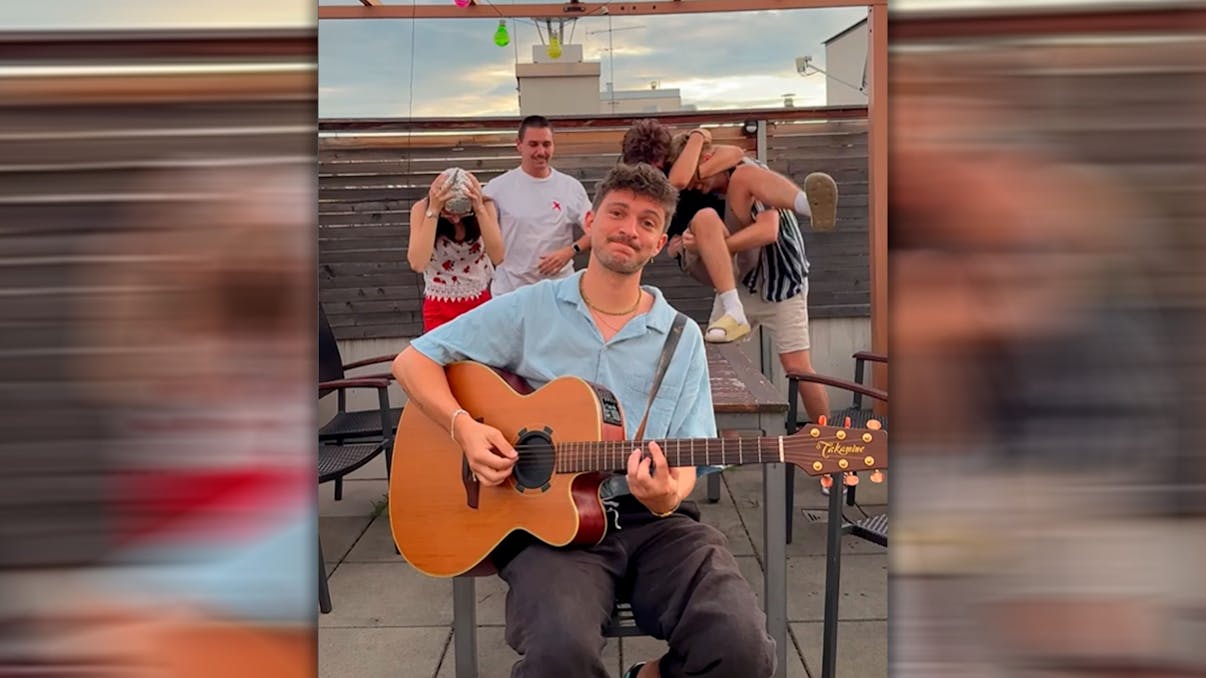 Opa haut politisch einen raus – Rian ist mit chaotischem Verwandtschafts-Song in Charts | Heute.at