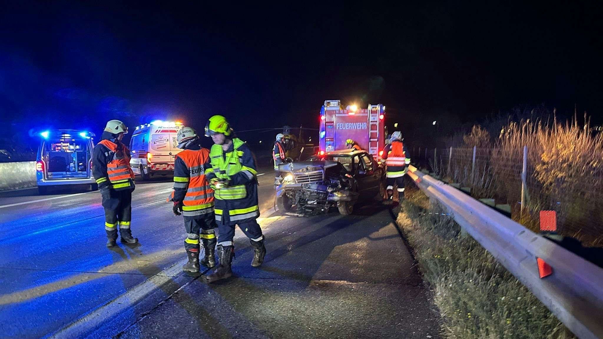 Schwerer Crash auf der A1 – Heli landet auf Autobahn | Heute.at
