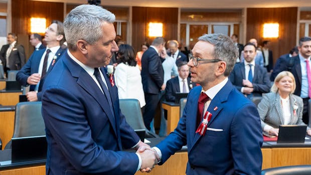 Polit-Beben in Österreich – Nehammer weg! Kommt jetzt Kanzler Kickl? | Heute.at