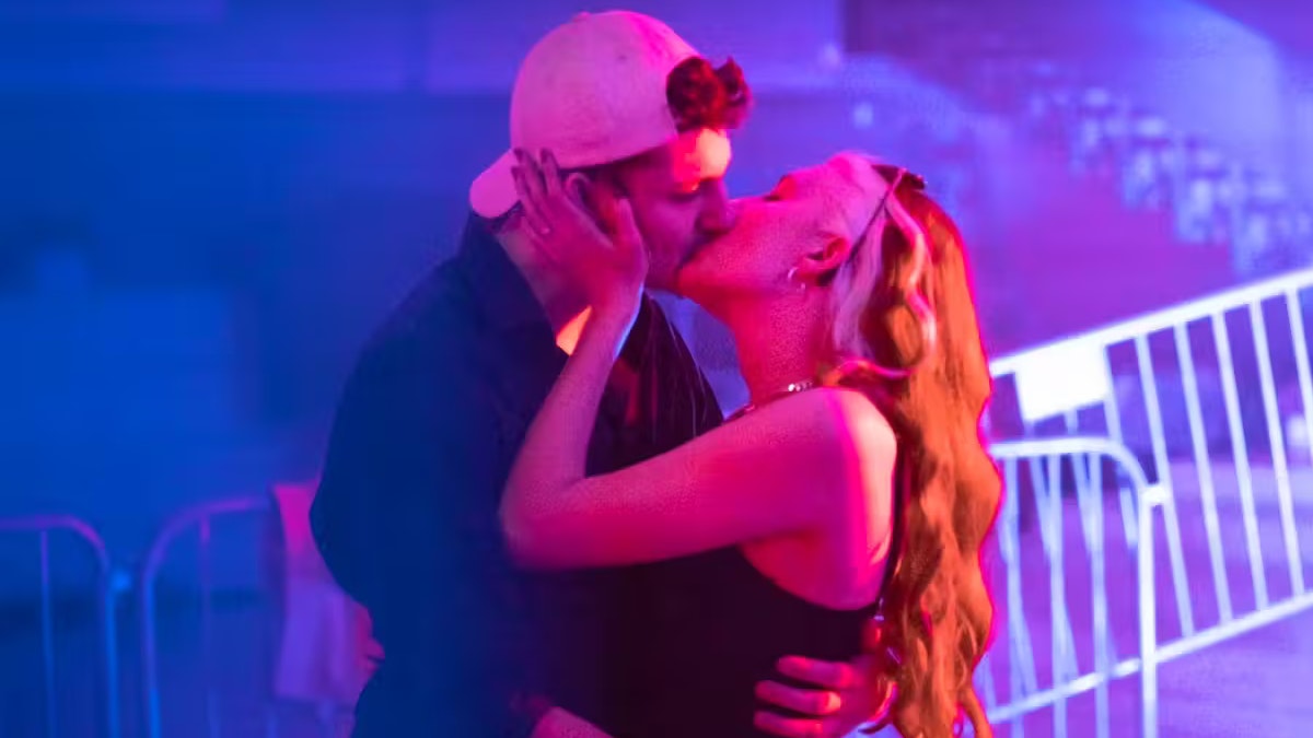 "Sie schrieb mit meinem besten Freund – dann verliebte ich mich" | Heute.at