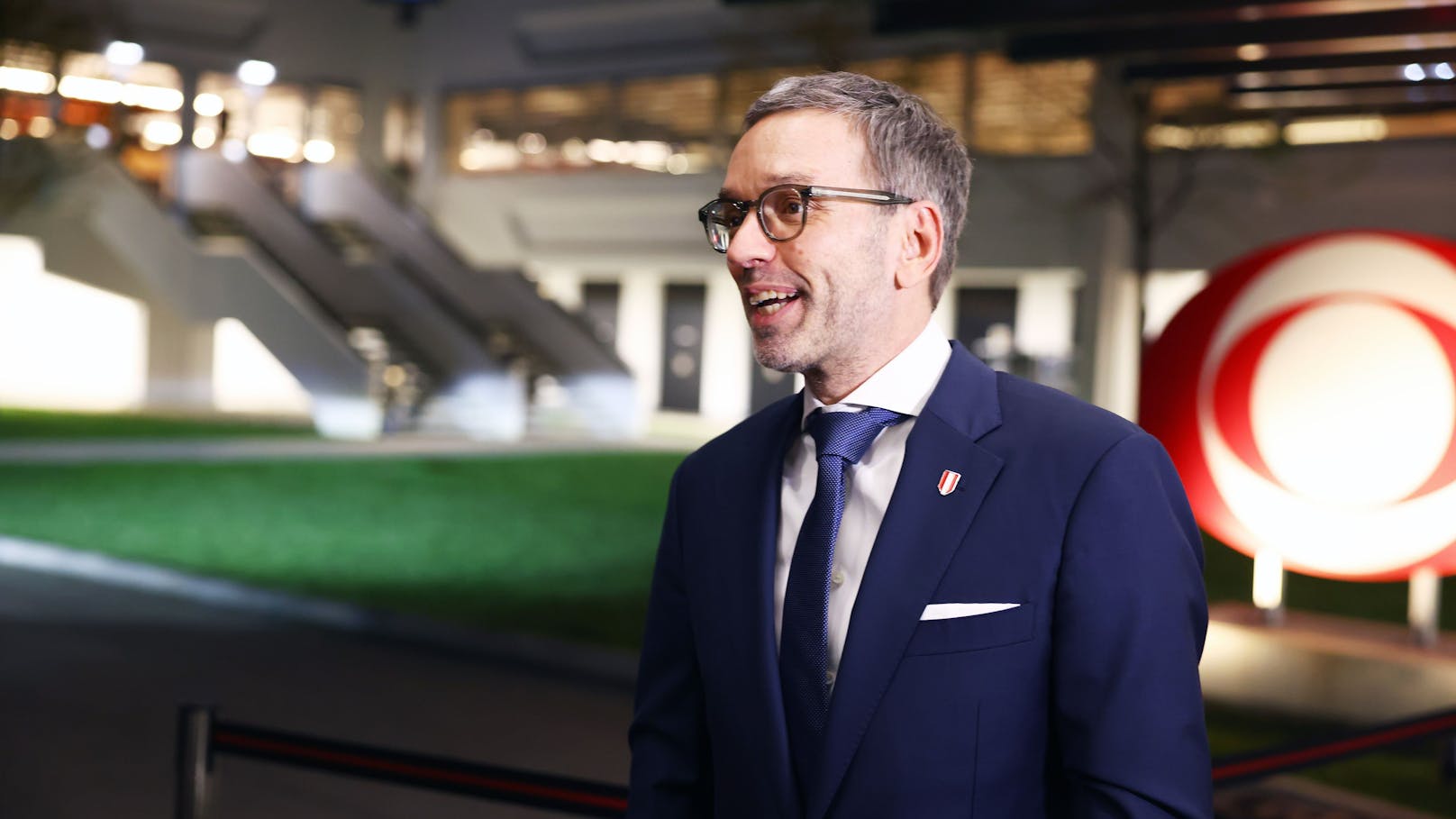 Erwarten "massiven Kahlschlag" – 35 Millionen Euro mehr: ORF-Redakteure ...