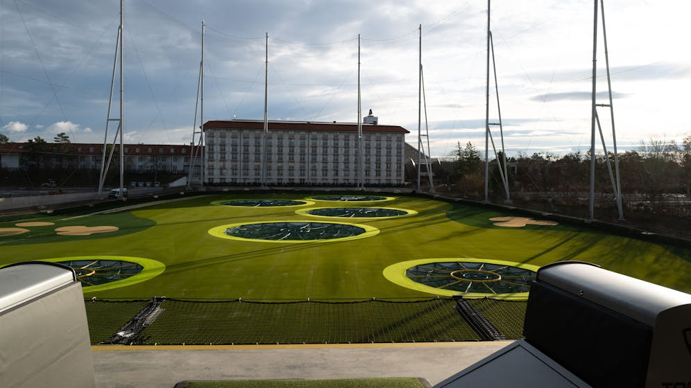 Angry-Birds mit Golfbällen – Topgolf Wien eröffnet Mega-Anlage in Brunn ...