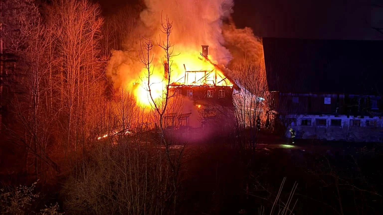 Alle Fotos zum Hausbrand in der Steiermark | Heute.at
