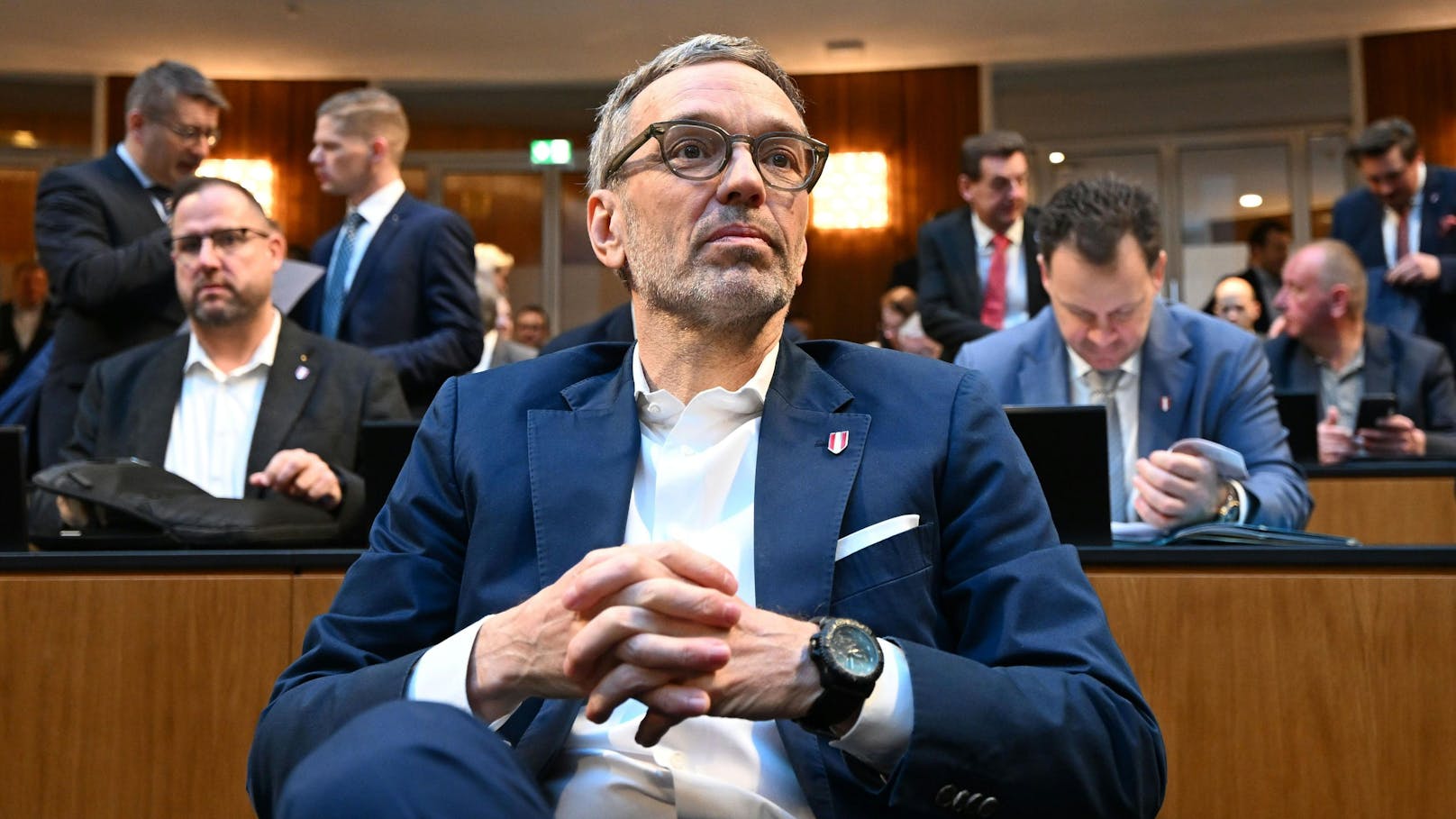 Gegen Verein von Neos-Manager – Hitler-Vergleich: Kickl gewinnt erneut ...