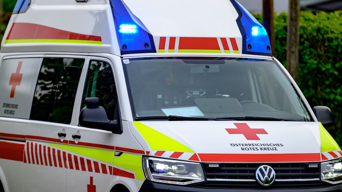 Unfall in Graz – Frau von Autospiegeln eingeklemmt – schwer verletzt | Heute.at