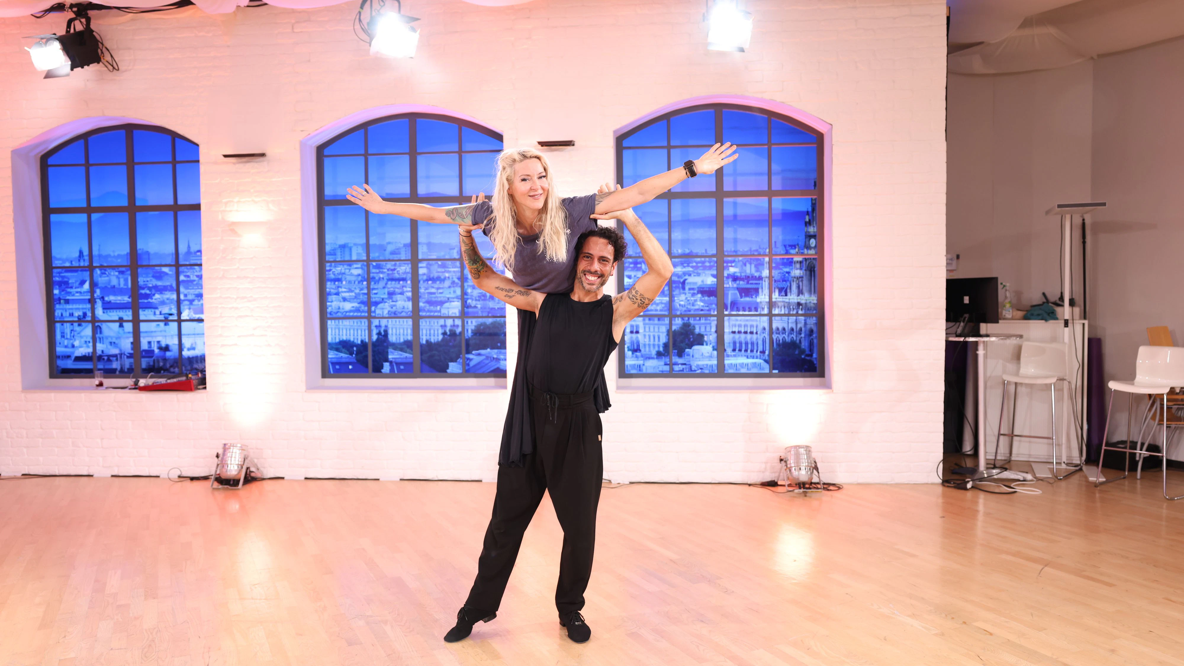 "Heute" traf Simone Lugner und Danilo Campisi bei ihren Tanzproben ...