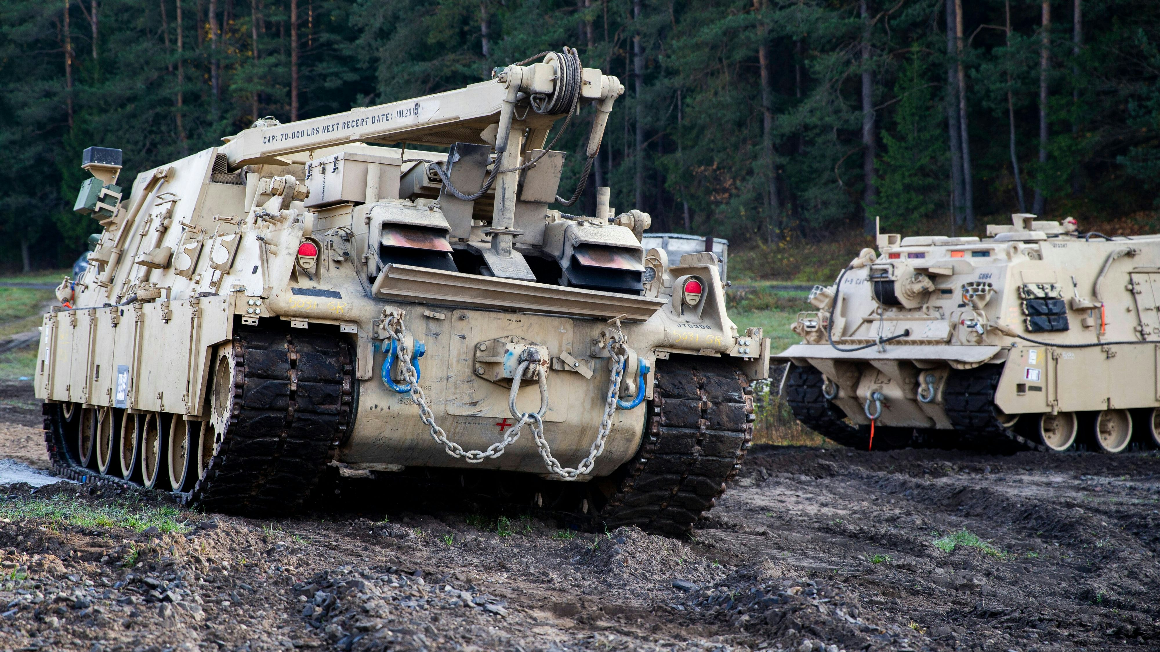 Bilder: US-Bergepanzer M88 während Militärübung in Litauen | Heute.at