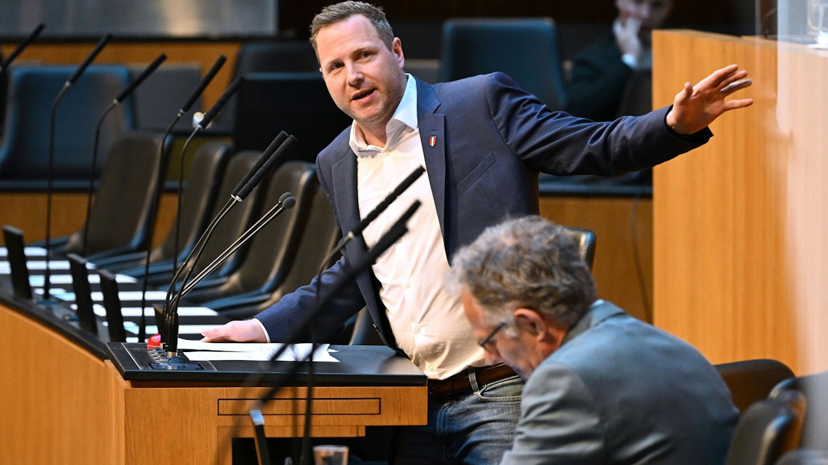 Aufregung im Nationalrat – Schnedlitz knallhart, doch Finanzminister ignoriert ihn | Heute.at