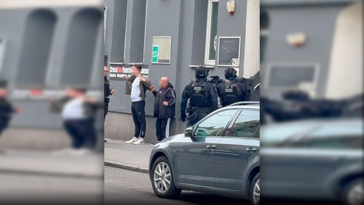 Großeinsatz in Wien-Favoriten – "Mann mit Waffe!" WEGA-Einsatz in ...