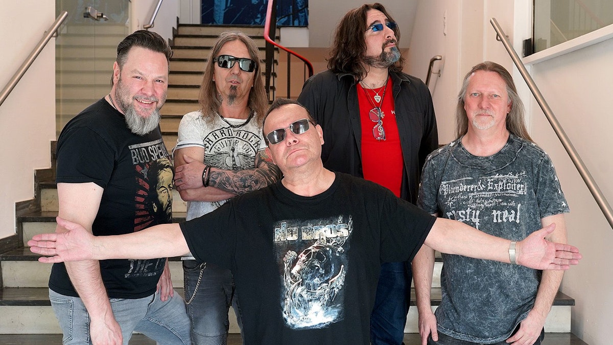 In der Szene Wien – No Bros & Blind Petition feiern 100 Jahre Rock 'n ...