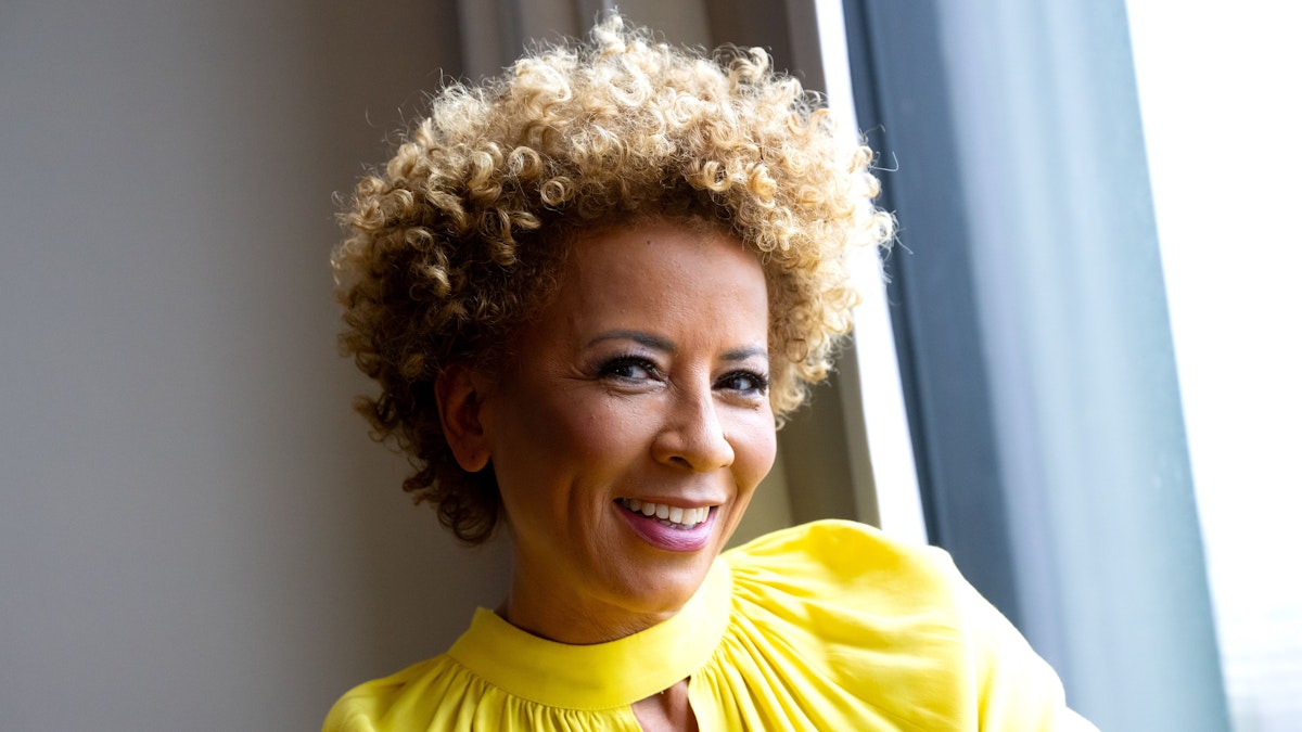 Deutsche TV-Rückkehr – Arabella Kiesbauer: "Meinem Sohn bin ich peinlich" | Heute.at