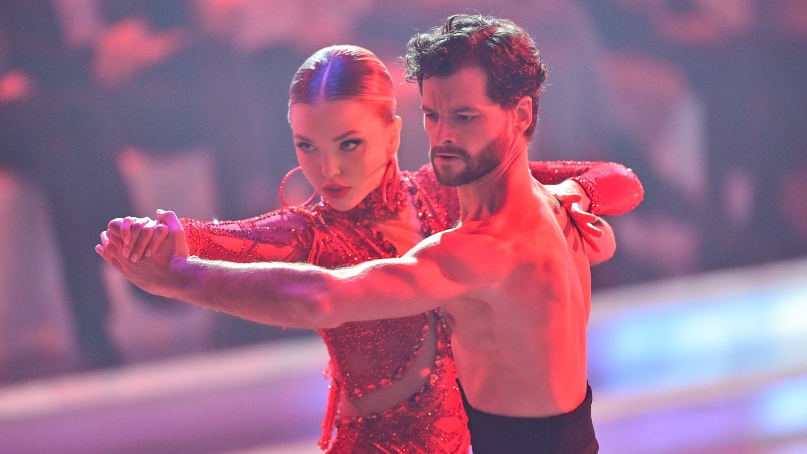 "Lebensgefahr verbindet" – Küssen bei Lebensgefahr – Aaron Karls Dating ...