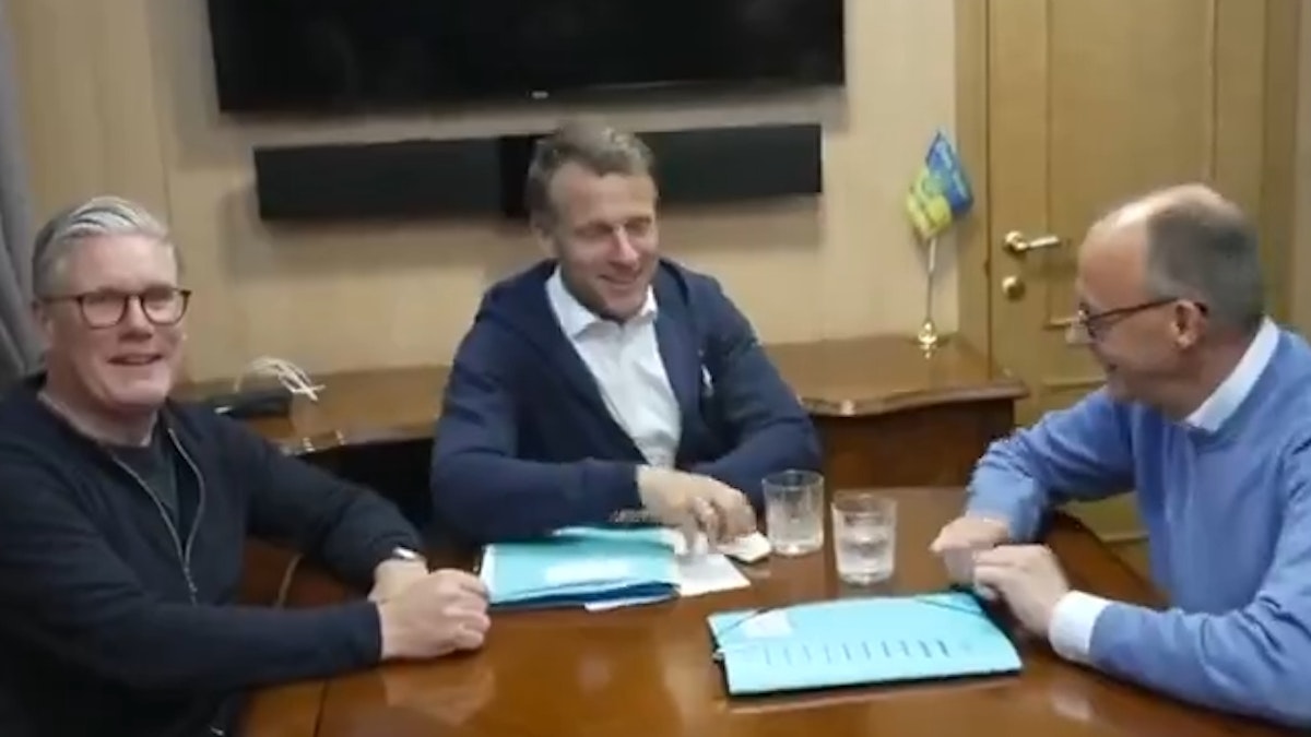 Faktencheck – Das ist auf Video von Macron, Merz und Starmer zu sehen ...