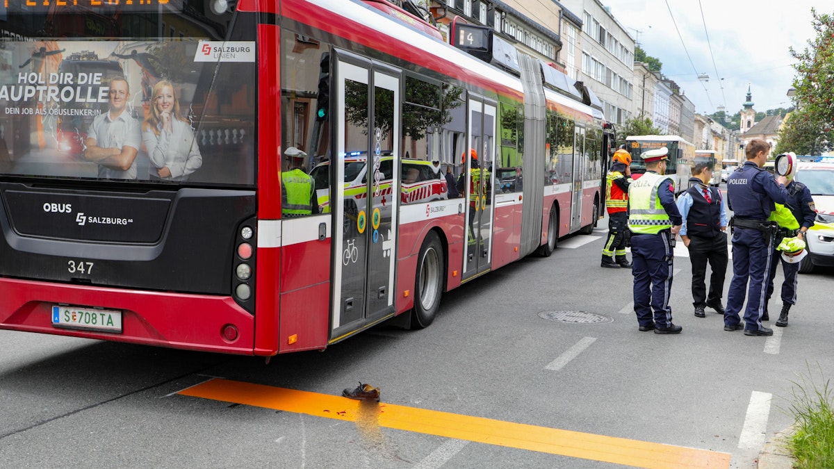 Schwerste Verletzungen – Schock in Salzburg – Radfahrer von Bus ...