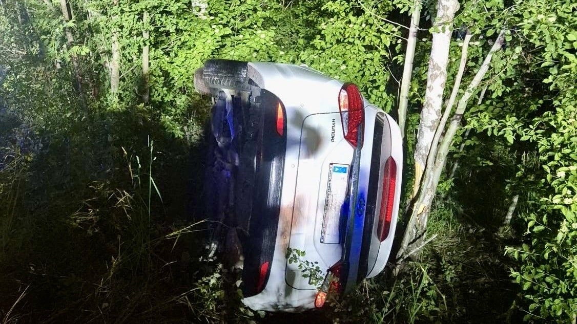 Junge Frau nach Crash in Unfall-Wrack eingeschlossen | Heute.at