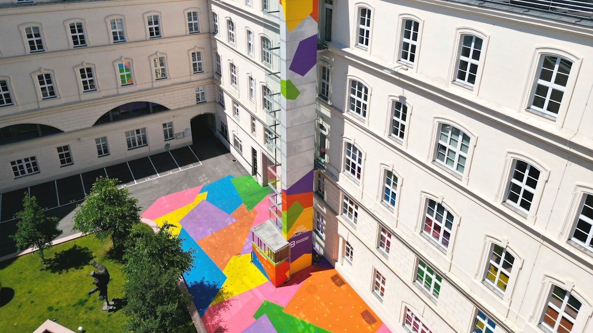 Im Hanuschhof wird's bunt – Farben gegen Hitze! Wiener Kunstprojekt ...