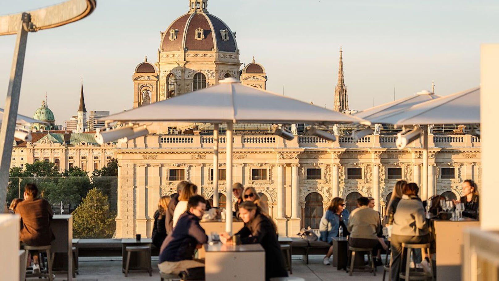 Cocktails über den Dächern – Rooftop-Spot in Wien: "Libelle" im MQ ist ...