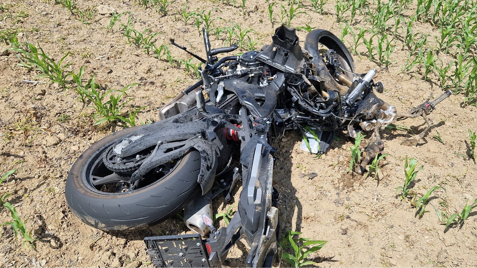 Tragischer Unfall – Frontalkollision mit Pkw – Biker sofort tot | Heute.at