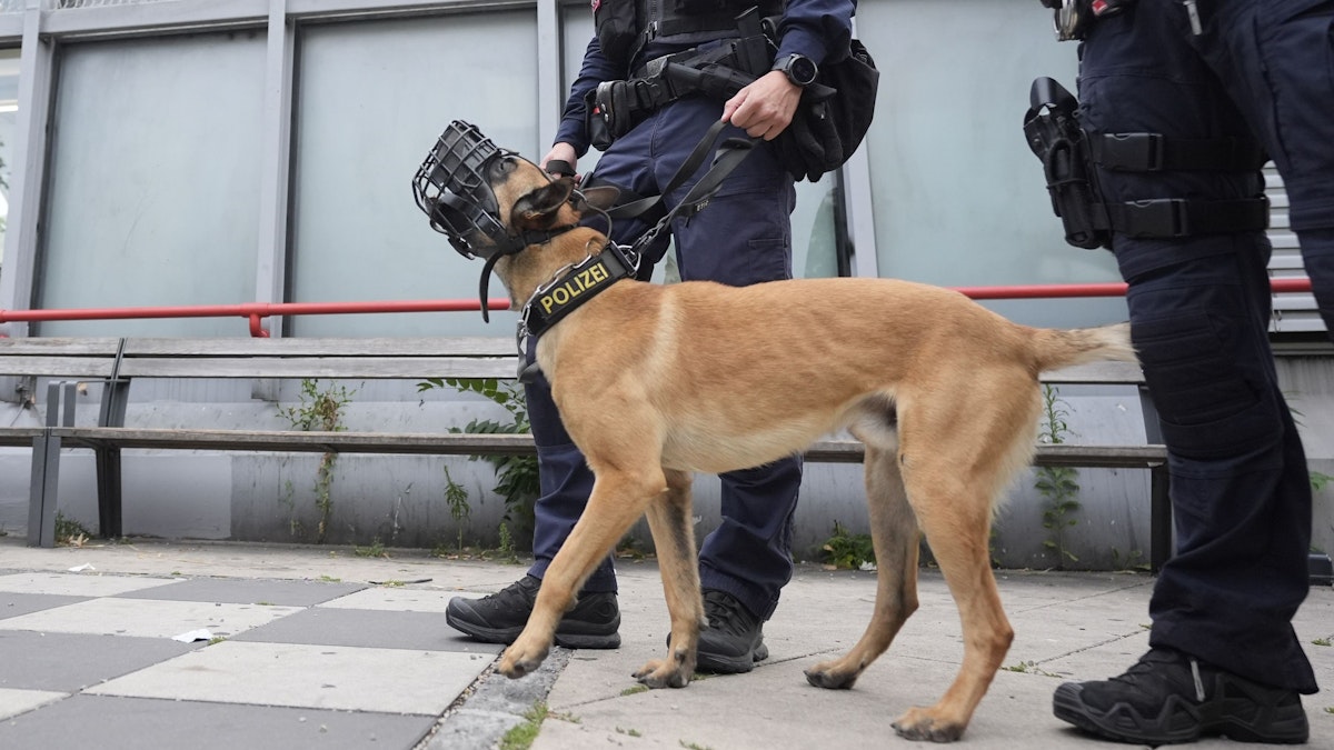 Reumannplatz – 16-Jähriger dealte während Polizei-Aktion mit Drogen ...
