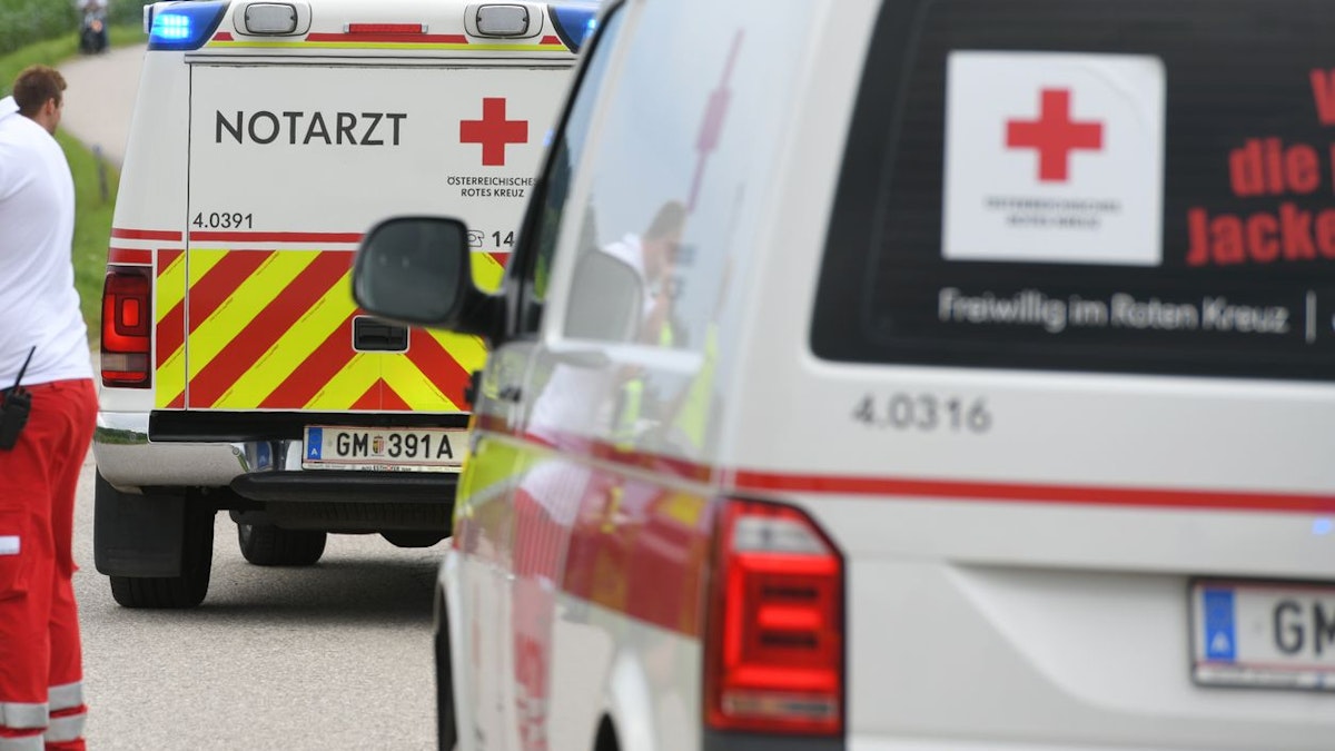 19-Jährige im Spital – Crash mit 4 Fahrzeugen auf A10 – Lenkerin verletzt | Heute.at