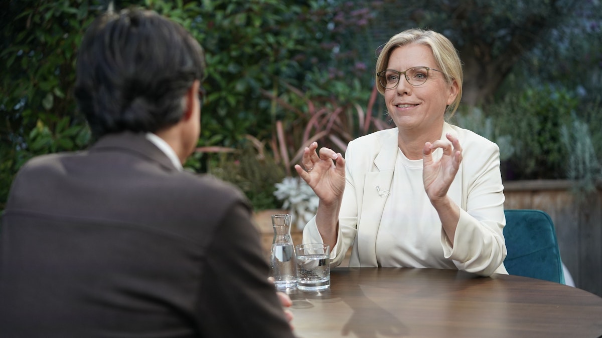 "Dann friss i an Besen" – Leonore Gewessler spricht im ORF plötzlich im Dialekt | Heute.at
