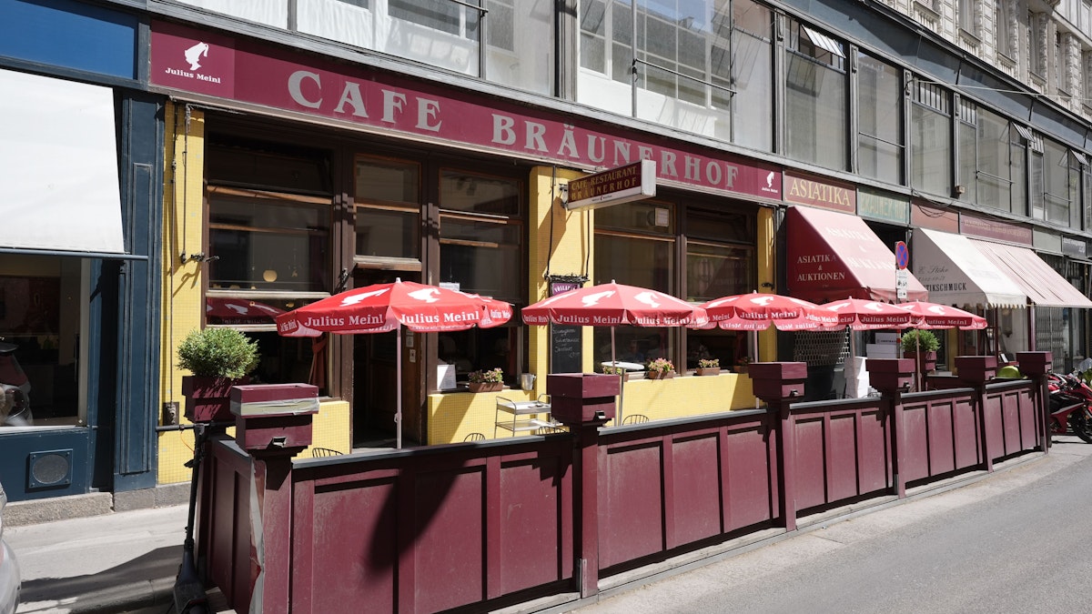 Betreiberin untergetaucht – "Wir wissen's ned" – Rätsel um Rettung von Kult-Café | Heute.at