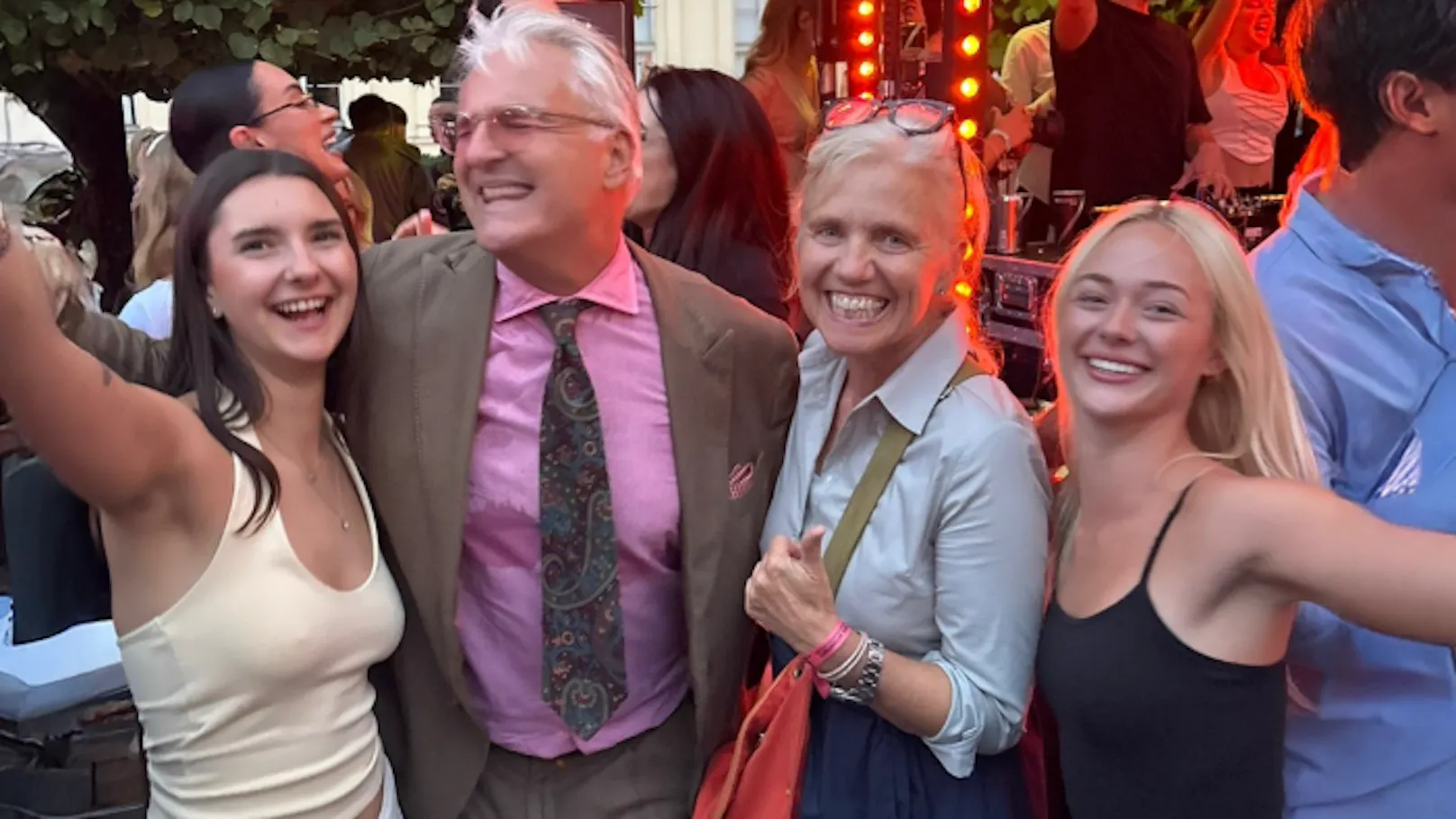 Über 37 Millionen Aufrufe – Wiener Manager wird bei Tanz-Afterwork zum ...