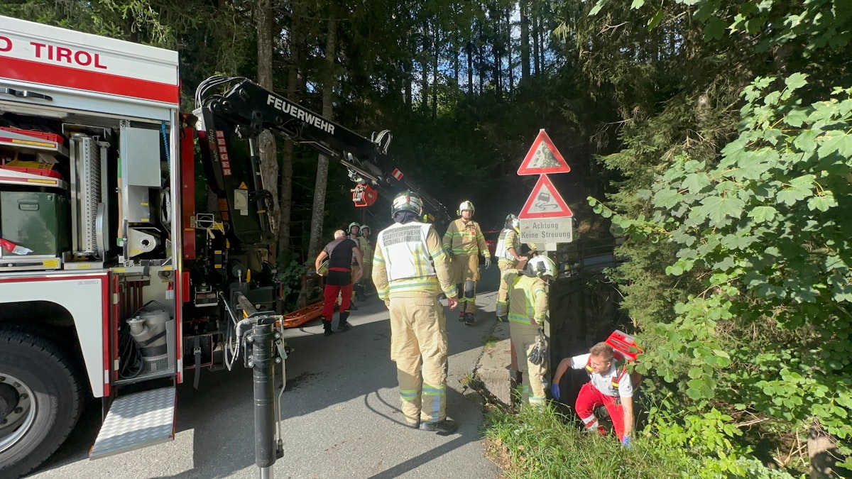 Sturz in Bachbett – Vater muss Unfall seines Sohnes (19) mitansehen ...