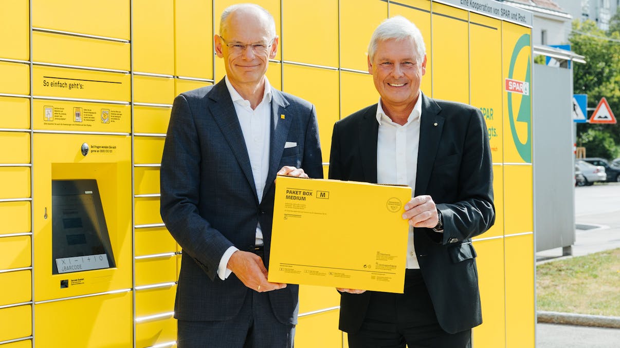 Post-Chef Walter Oblin und Spar-Vorstandsvorsitzender Hans K. Reisch ...