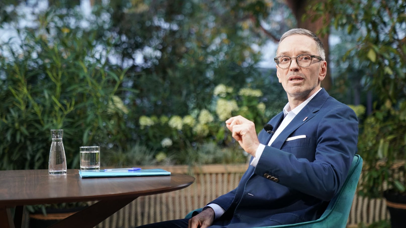 Kritik an Sommer-Nachgespräch – "5 gegen 1" – FPÖ schäumt über ORF-Kickl-Gespräch | Heute.at