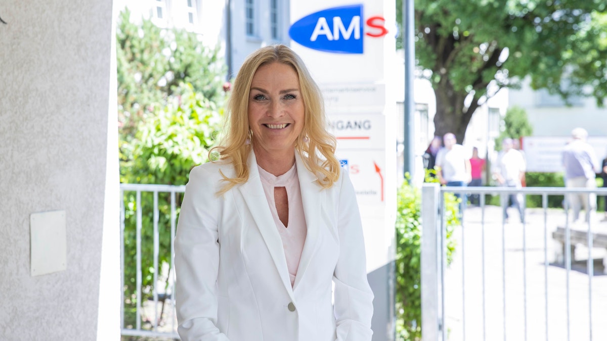 Jacqueline Beyer – "Neue berufliche Wege" – AMS-Chefin geht nach 28 ...