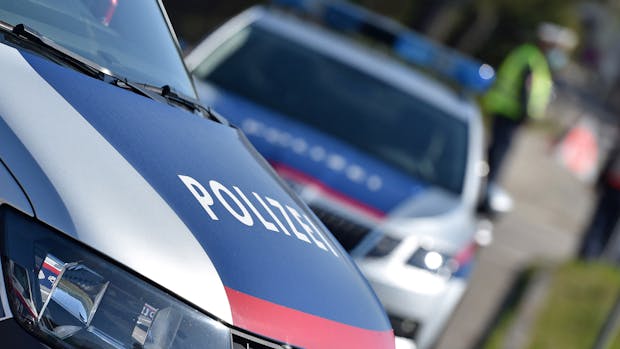 Drei Männer wurden vorläufig festgenommen. | Heute.at