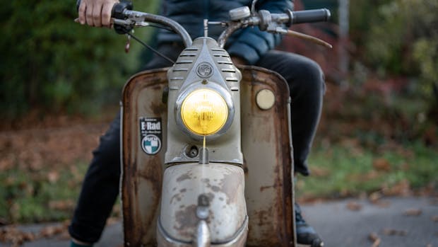 "Motorbiene" macht aus alten Mopeds E-Bikes | Heute.at