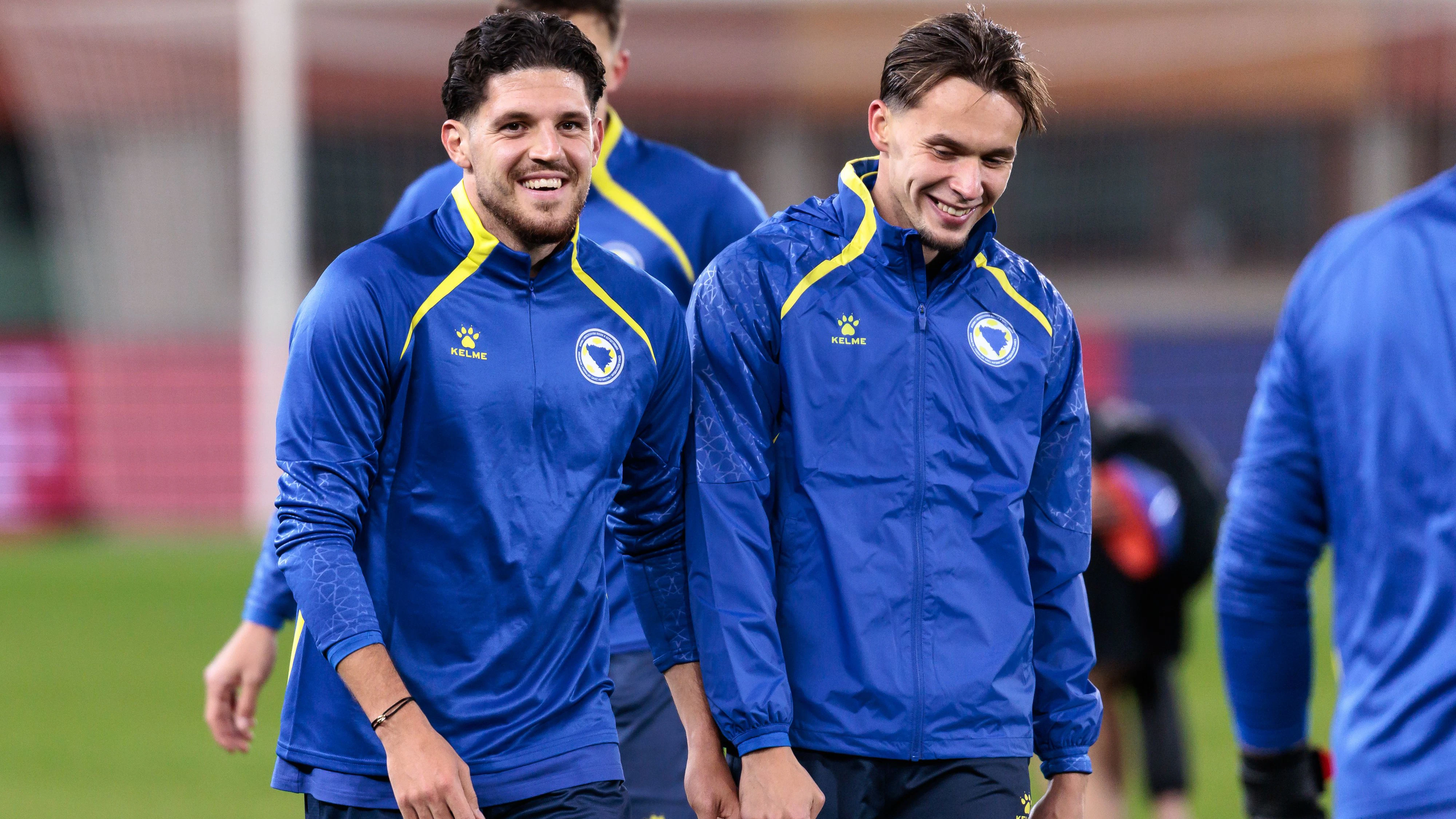 Emir Karic (l.) darf spielen. | Heute.at