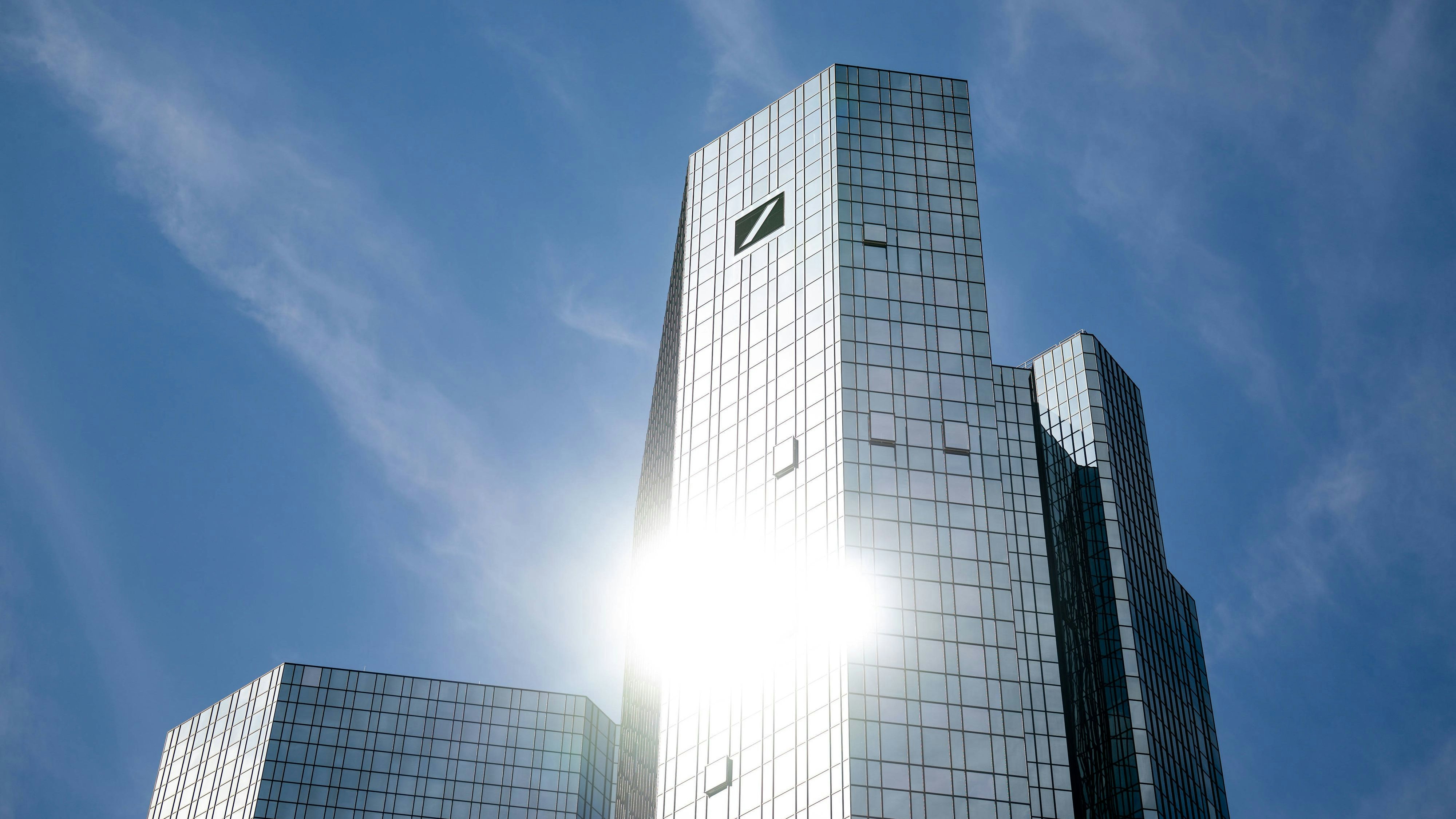 Russen-Oligarch im Fokus – Geldwäsche-Verdacht! Deutsche Bank wird ...