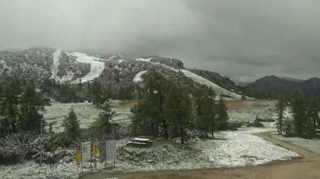 Auf der Höss in Oberösterreich lag am Donnerstag in der Früh Schnee ...